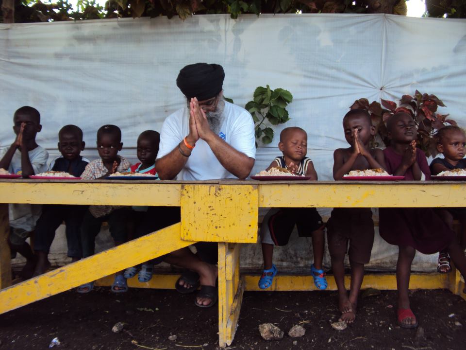 11 Facts About Khalsa Aid - Recognise The Whole Human Race One ~ Secret ...