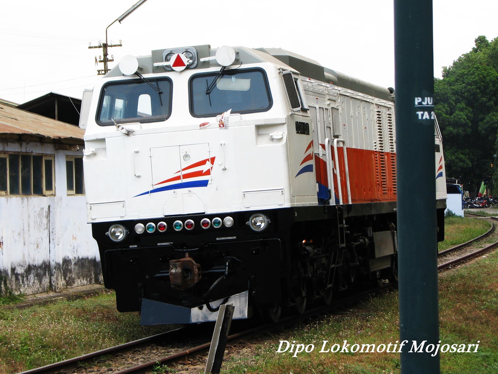 Kereta Api Indonesia: Uji Coba Kembali CC206 15 07 dan CC206 15 11 ...