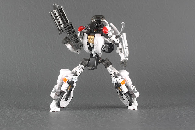 Dre Merc: Maketoys Axle Review (Bot Mode)