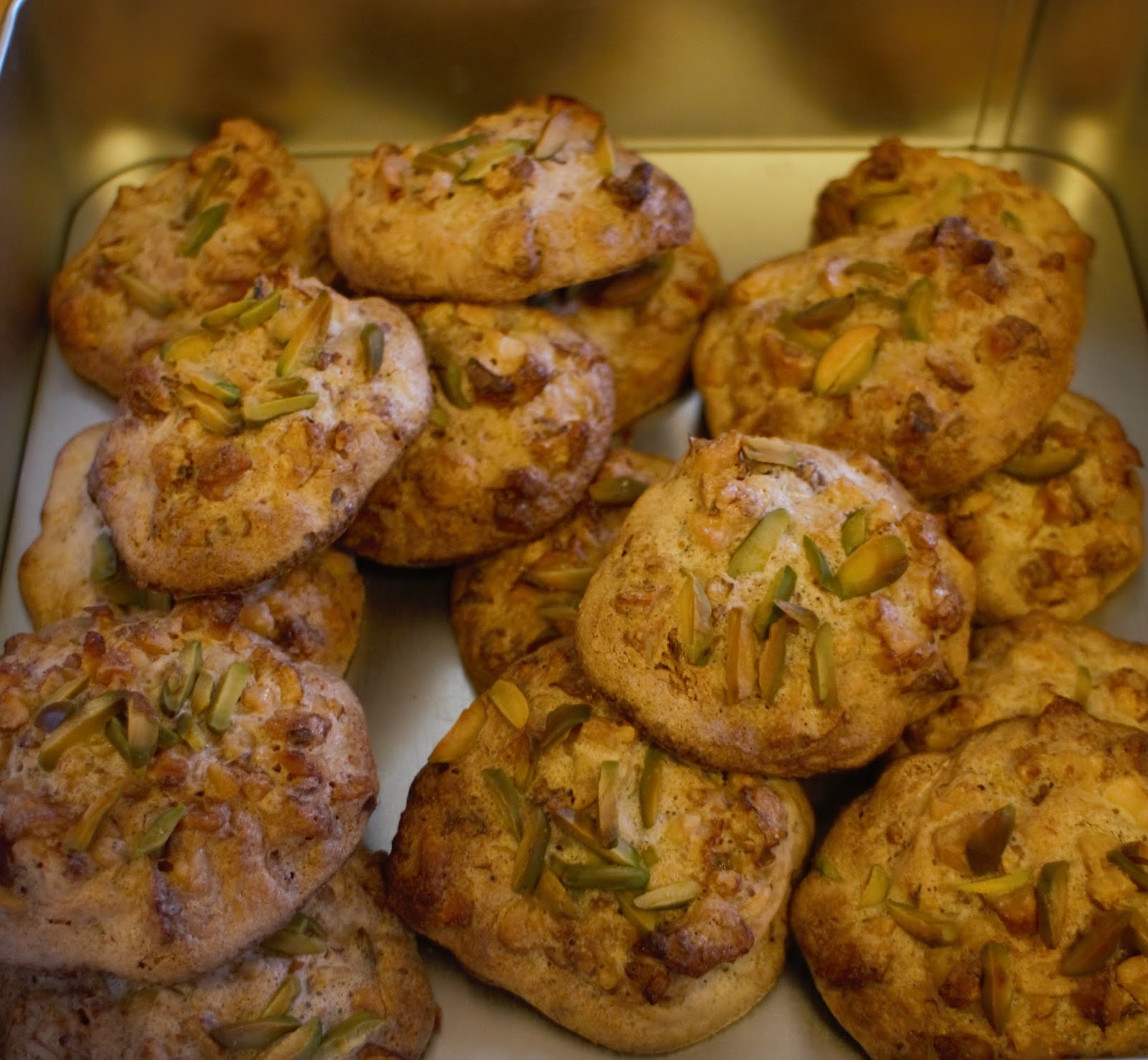 ABC i Persisk mat : Nane gerdui (underbara valnötskakor) (wonderful ...