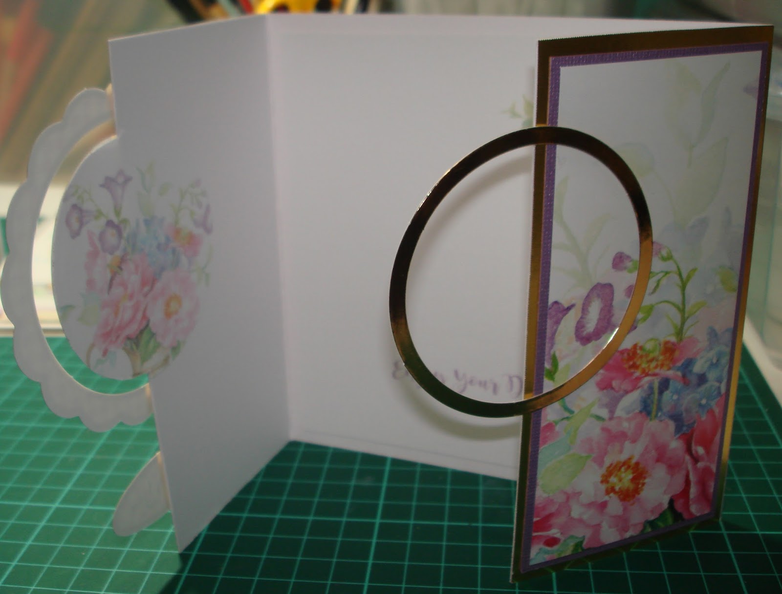 Lorraine Lives Here: making cards using Hunkydory kit