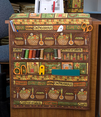 Crafty Friends: Debbie Mumm - Quilt Designer Backgrounds