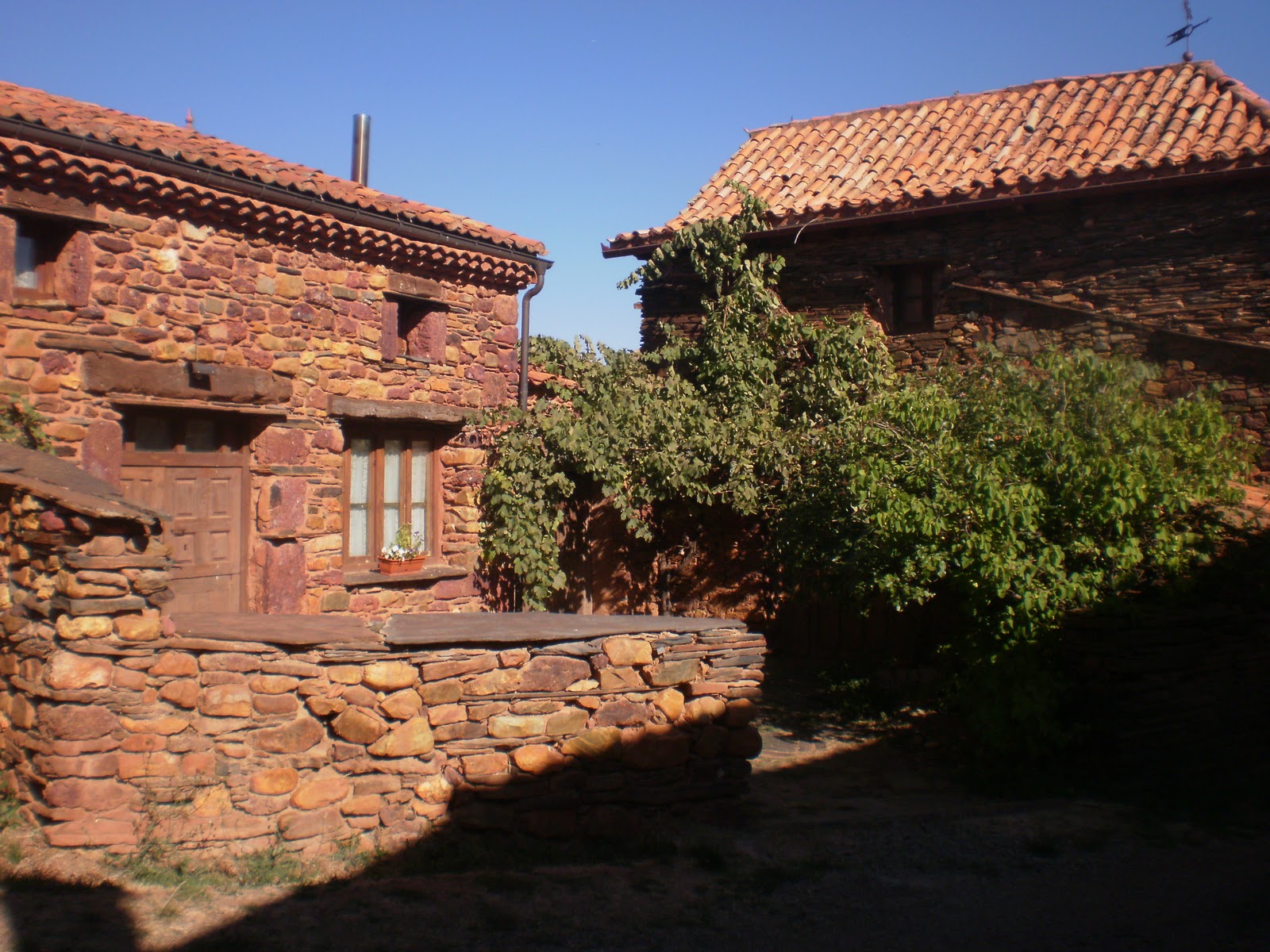 Entrevuelos....: Pueblos Rojos