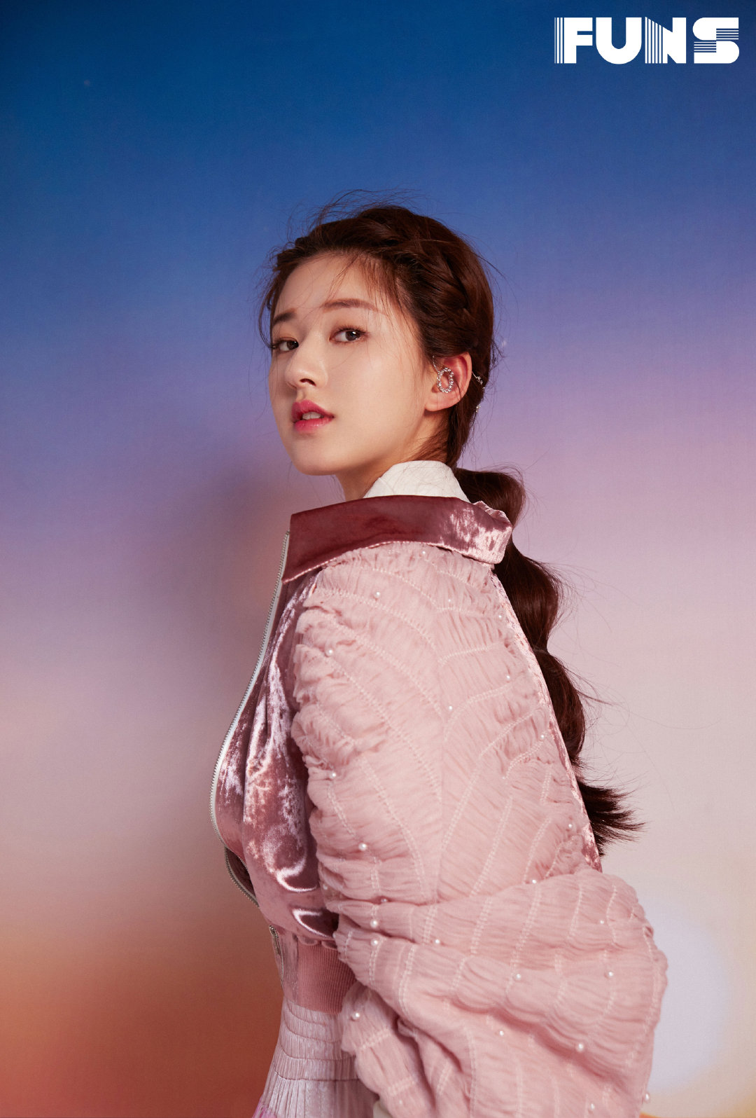 China Entertainment News: Zhao Lusi poses for photo shoot