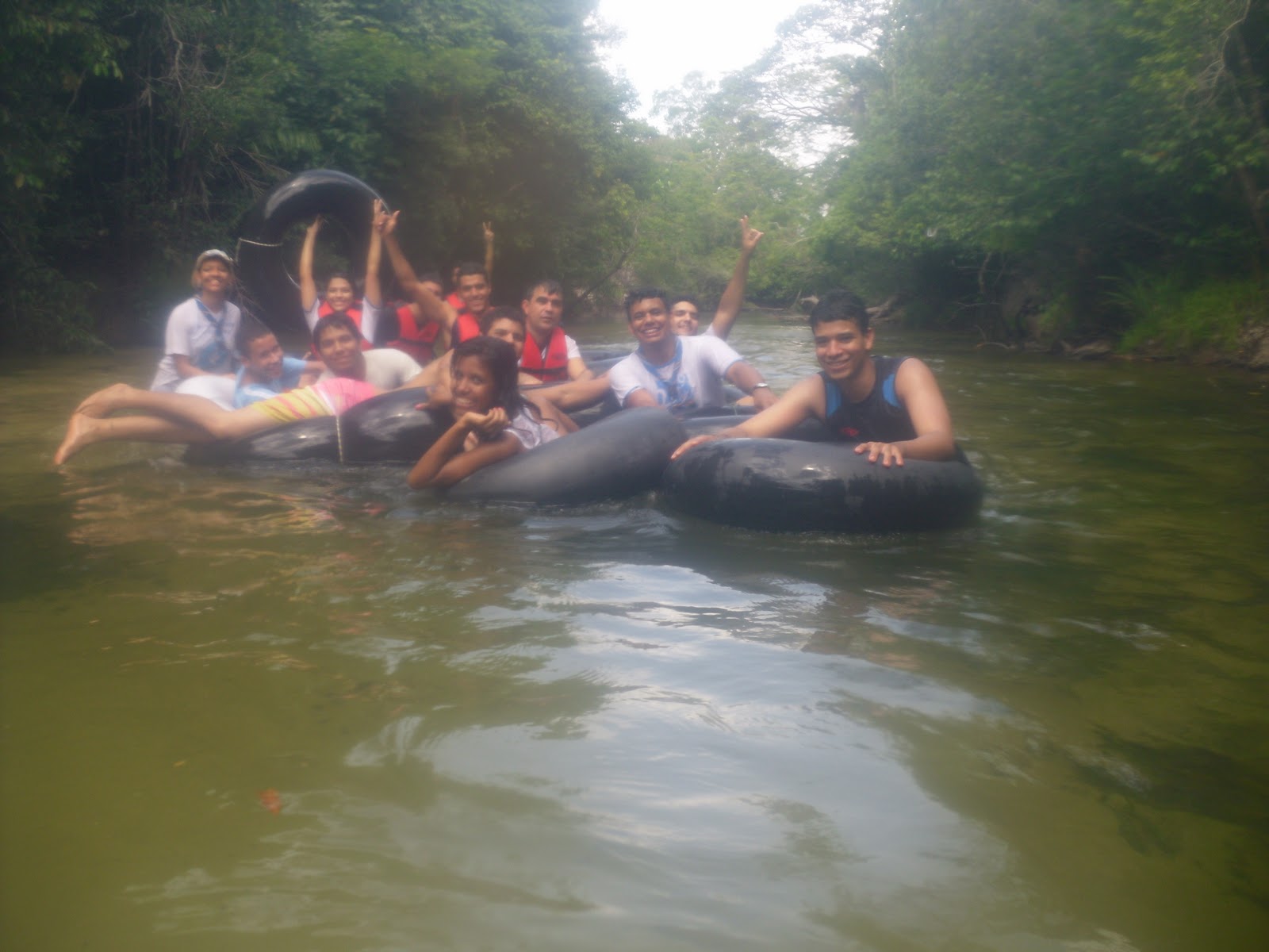 CLÃ CAMARADE: Descida do rio una de boia