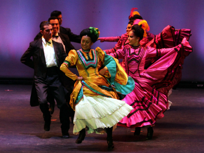 Vallestar: Festival Mundial del Folklore en Puebla