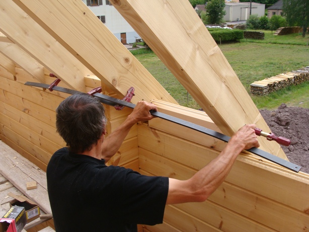Mon chalet madrier en autoconstruction: Le montage du kit bois