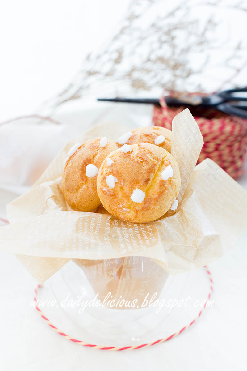 dailydelicious: Chouquette: Little choux pastry treats