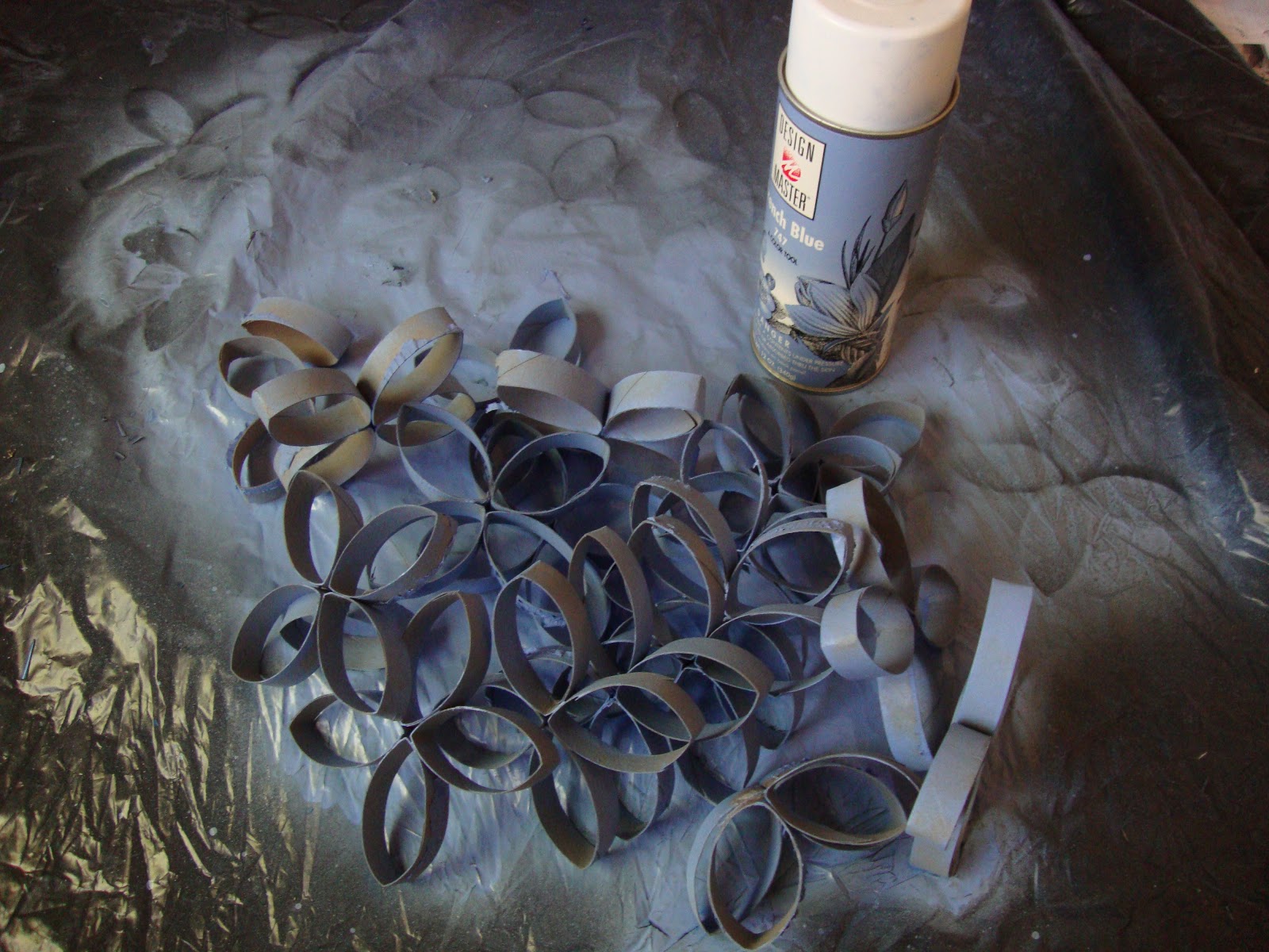 Scrollwork: Shooting Stars Streamer: a Toilet Paper Tube Tutorial