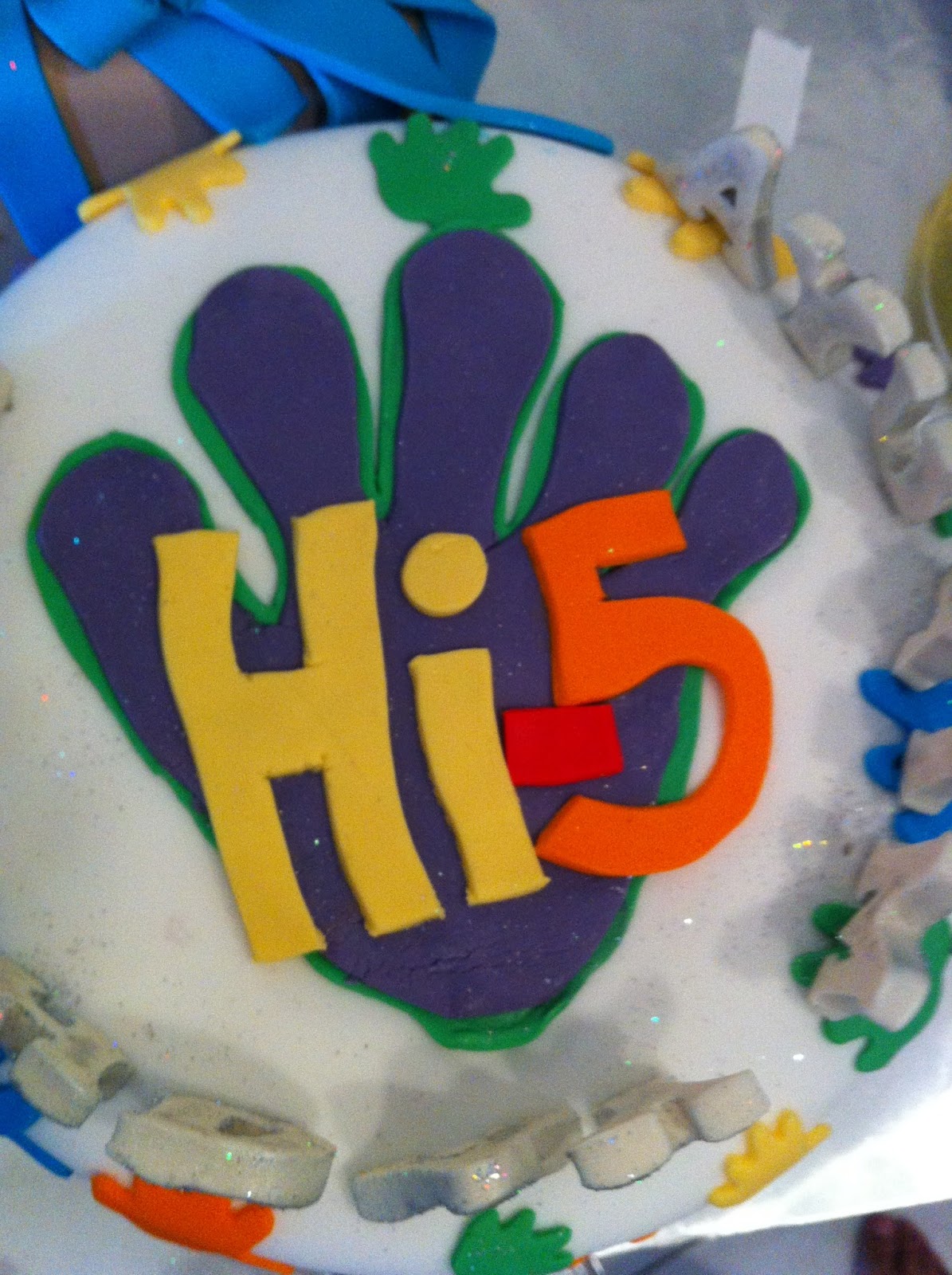 Home May'de Cakes: The Making : Hi-5 themed cake
