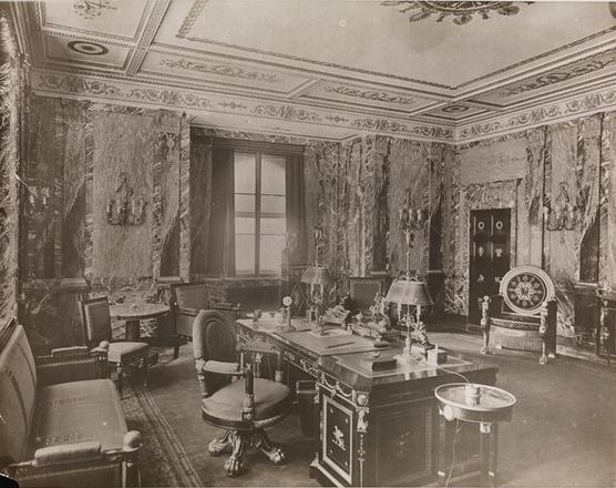 Half Pudding Half Sauce: F. W. Woolworth's Tower Office