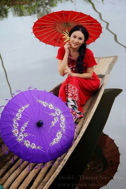 Thinzar Nwe Win - Beauty of Myanmar Girl in Inle Lake