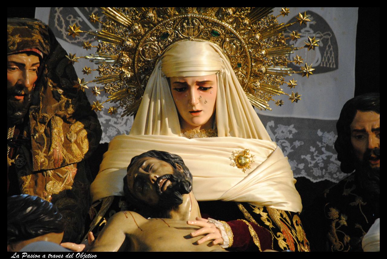 La Pasión a través del Objetivo.: Viernes Santo 2012 La Mortaja