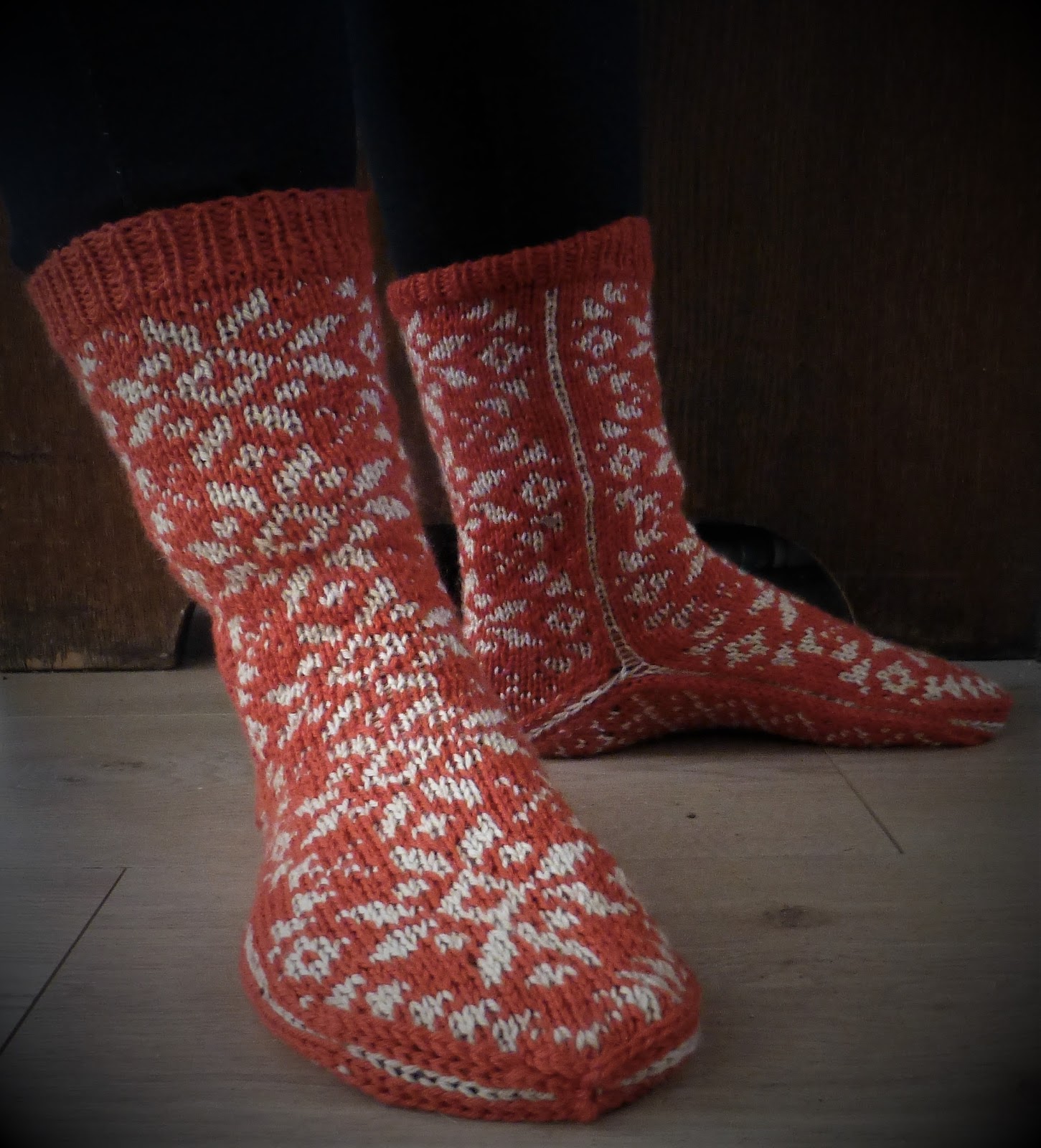 Østerdalsbrura: Knit norwegian "russesocks" with selbu pattern, step by ...
