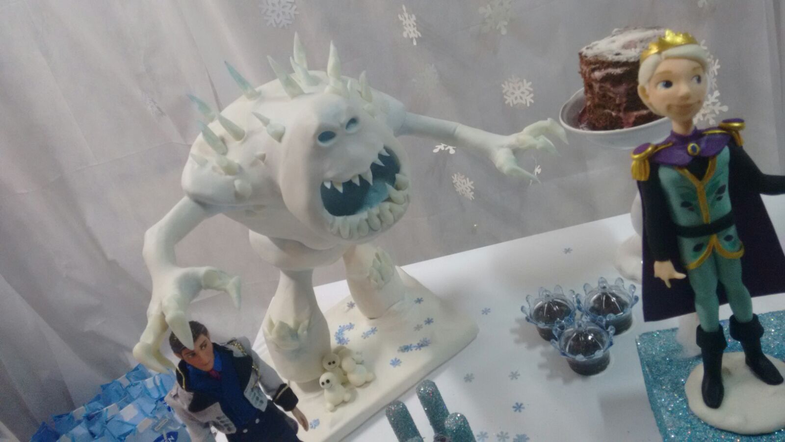 ChikimArt: Malvavisco, monstro de neve frozen