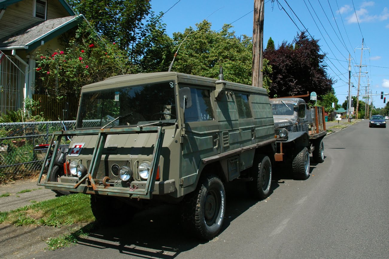 OLD PARKED CARS.: 1974 Steyr-Puch Pinzgauer 710K Wagon.