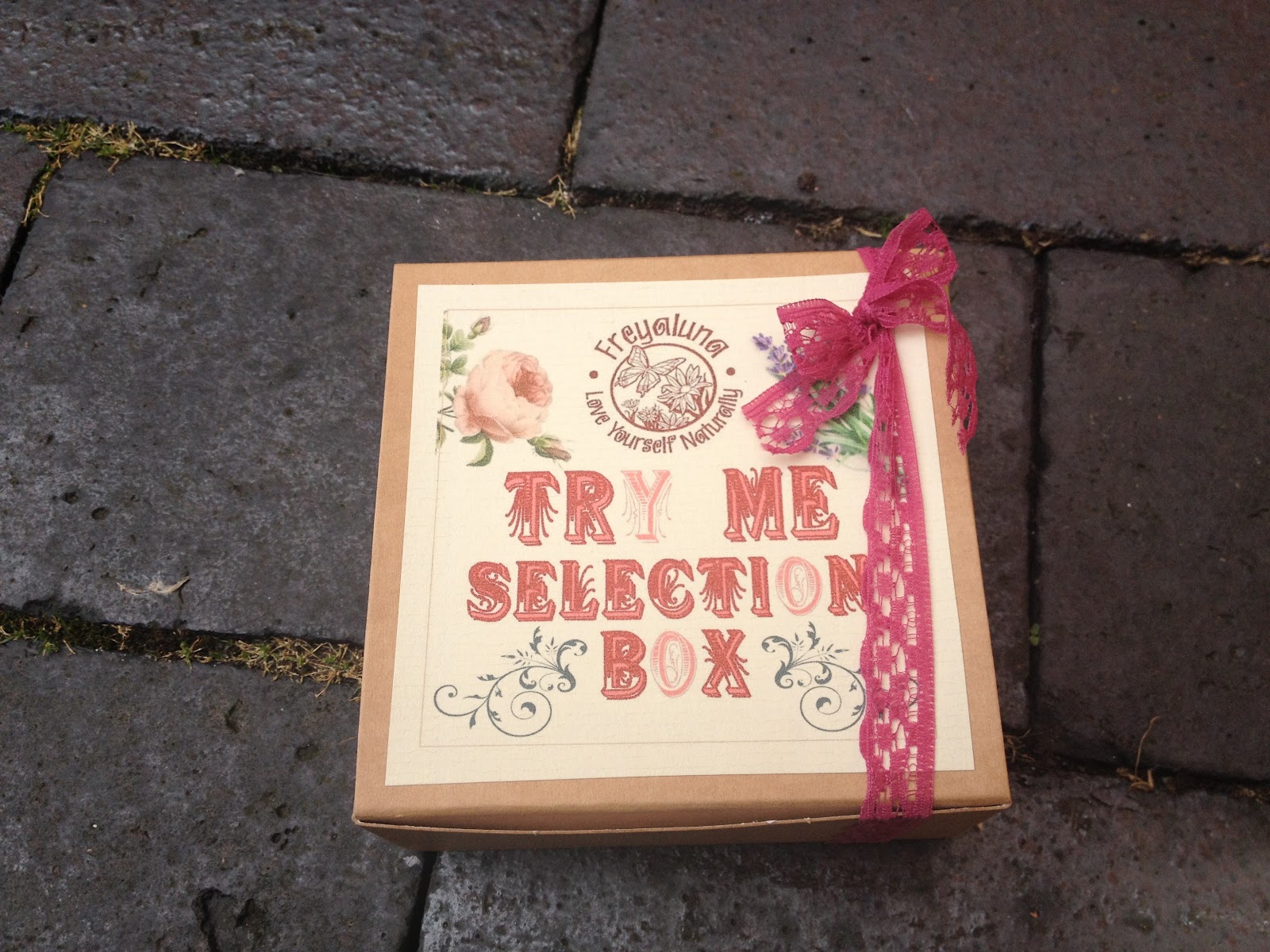 *beautifully superfluous*: REVIEW: FREYALUNA TRY ME SELECTION BOX