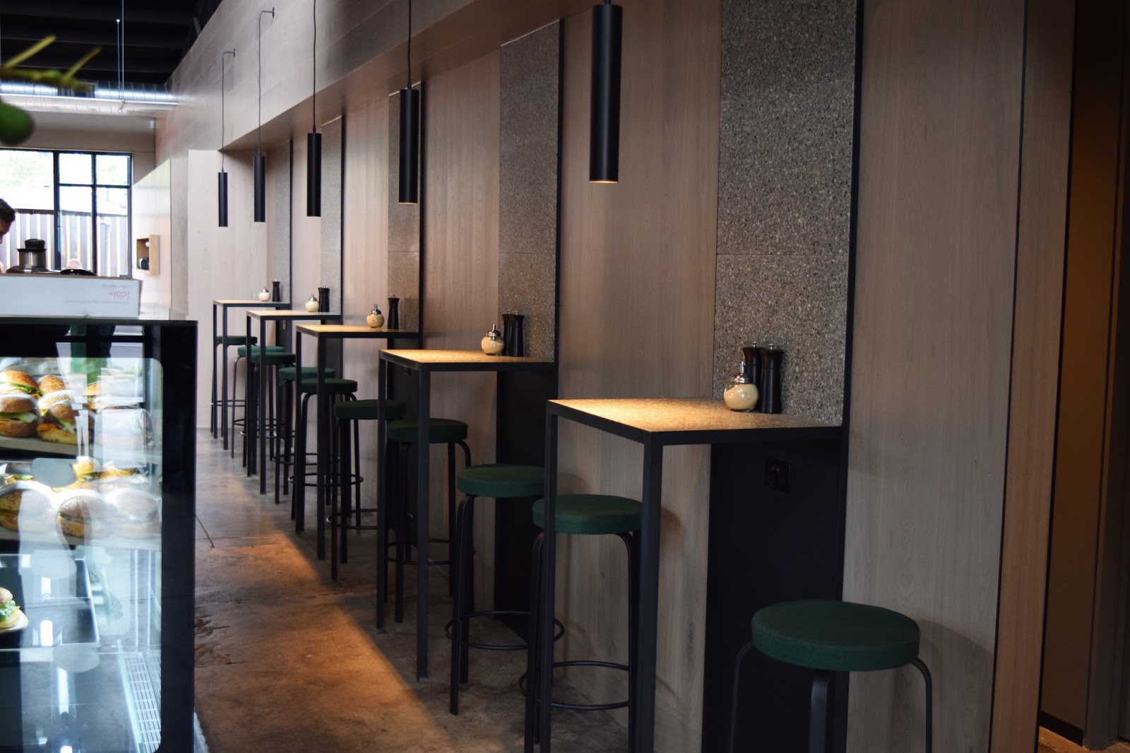 Mister + Miss Cafe, Mont Albert