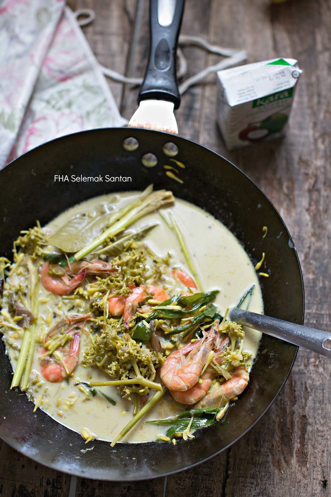 MASAK LEMAK UDANG BUNGA BETIK ...Sedap dan tak pahit !!! - FHA Selemak ...