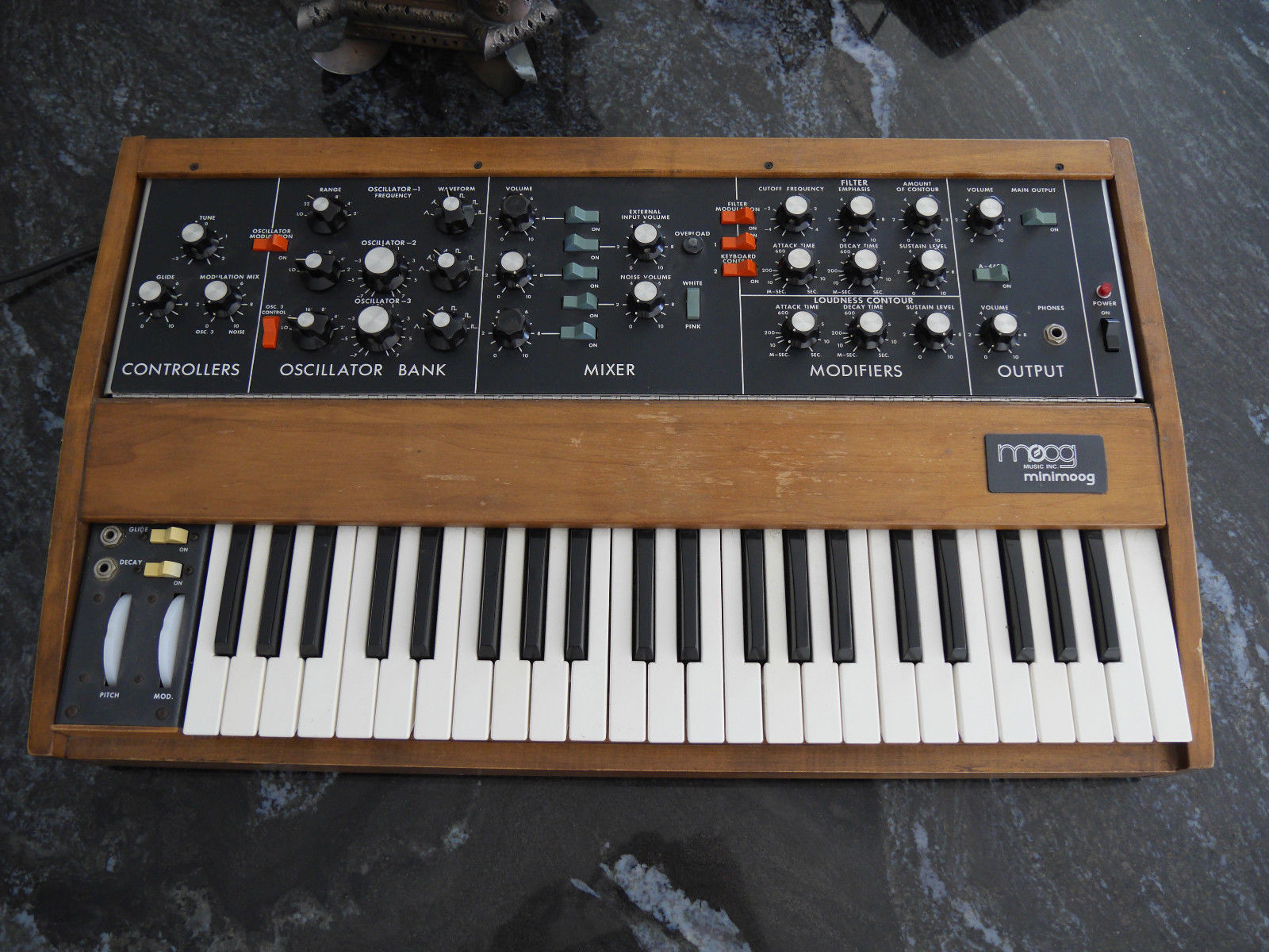 MATRIXSYNTH: Original Moog Minimoog Model D SN 6165