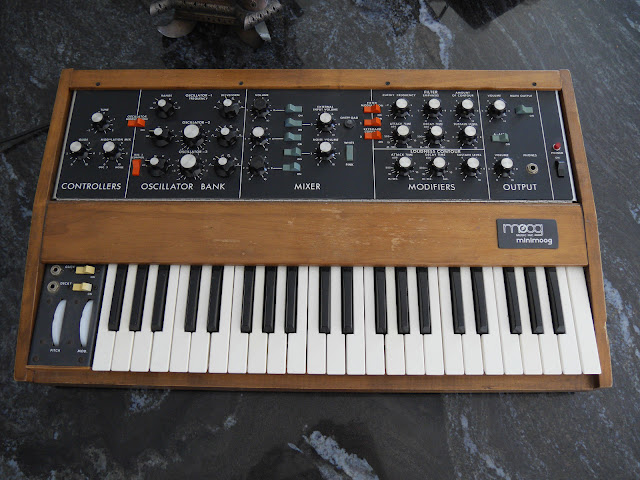 MATRIXSYNTH: Original Moog Minimoog Model D SN 6165
