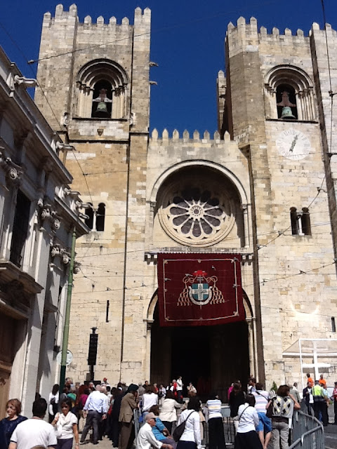 Para viajar basta existir: LISBOA ( Sé de Lisboa )