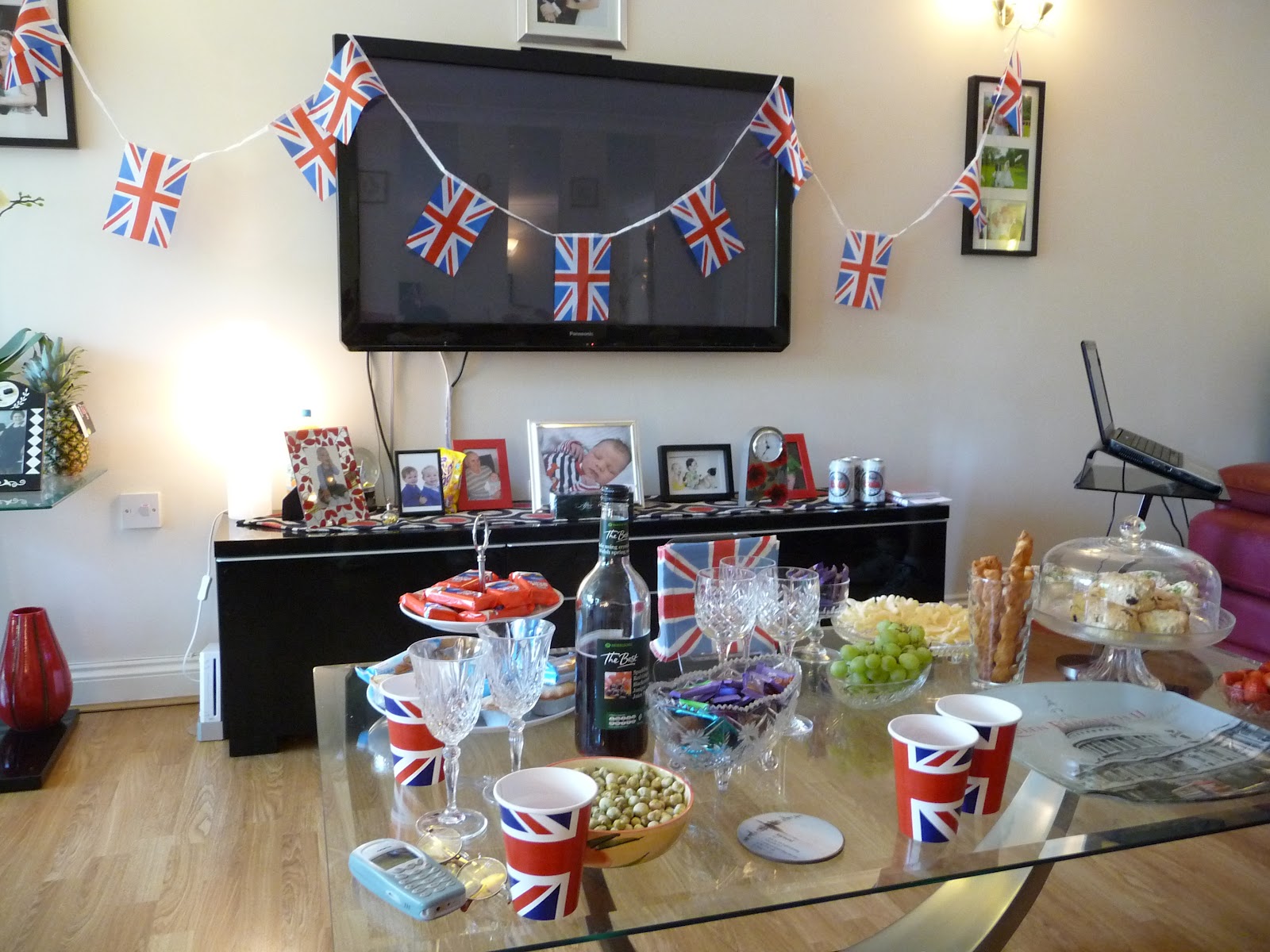 WinKing: OLYMPIC TORCH and QUEEN'S DIAMOND JUBILEE LUNCHEON, Wales