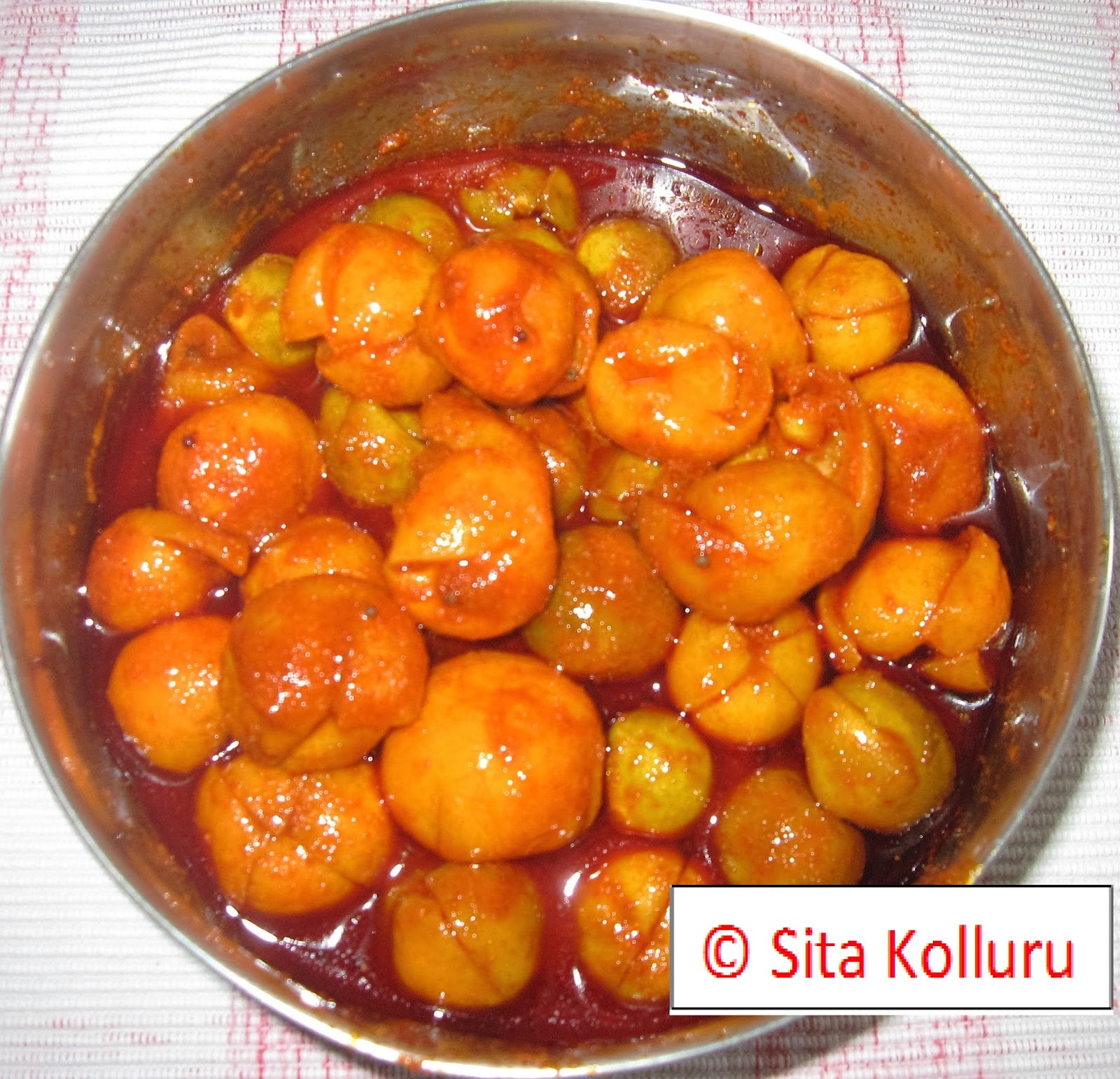 Sita's Ruchulu: Small oranges pickle (Chinese oranges or kumquat pickle)