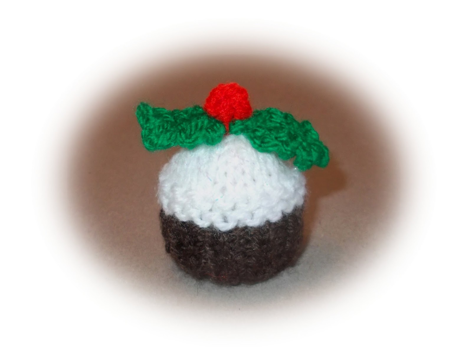 Marianna's Lazy Daisy Days: Mini Christmas Pudding