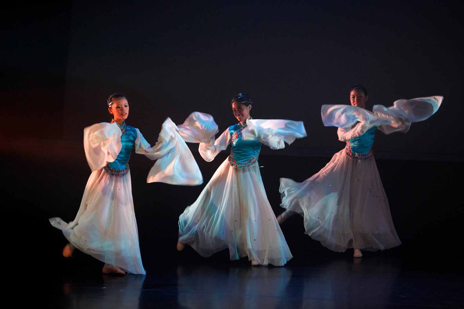 Wu Yue Dance Studio Arts Troupe