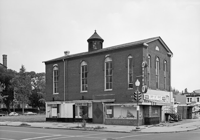 An Historic Synagogue in an Historic Neighborhood