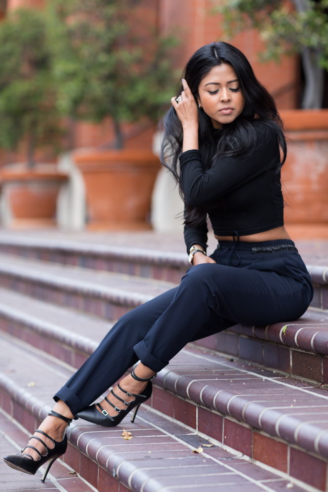 BARE MIDRIFF - Walk In Wonderland