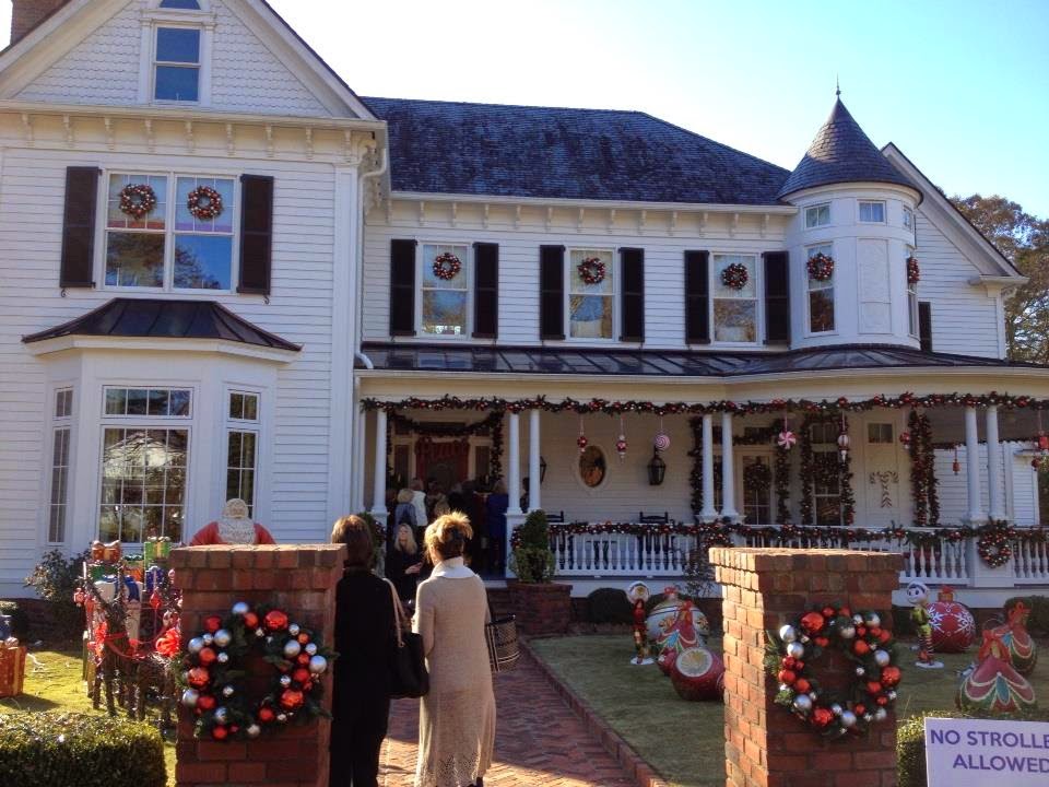 Chicken Fat: A Tour of Roy and Marie Dobbs Barnes' Home