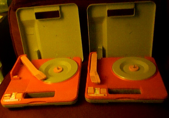 ECH = ELECTRONICS COMPASSIONATE HOUSE: FISHER PRICE 820 Turntable Repair