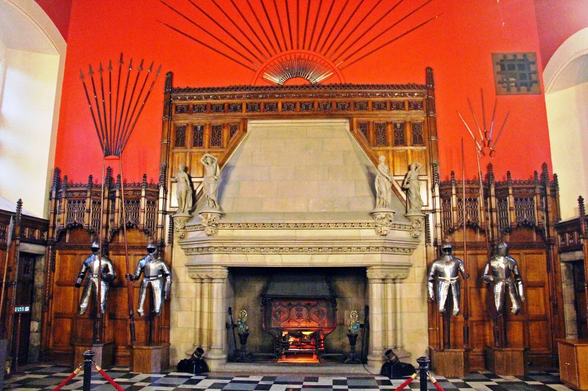 the viewing deck: Edinburgh City Tour 4th part; Inside the Castle