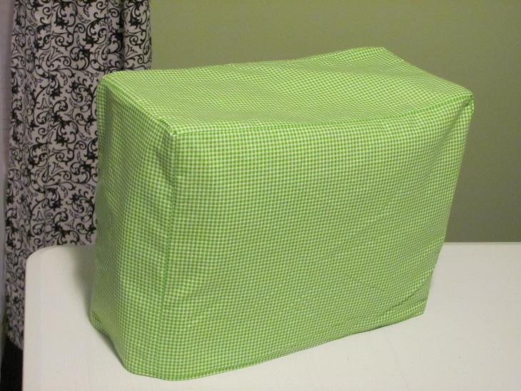 Mama To Three Chicks: Reversible Sewing Machine Cover