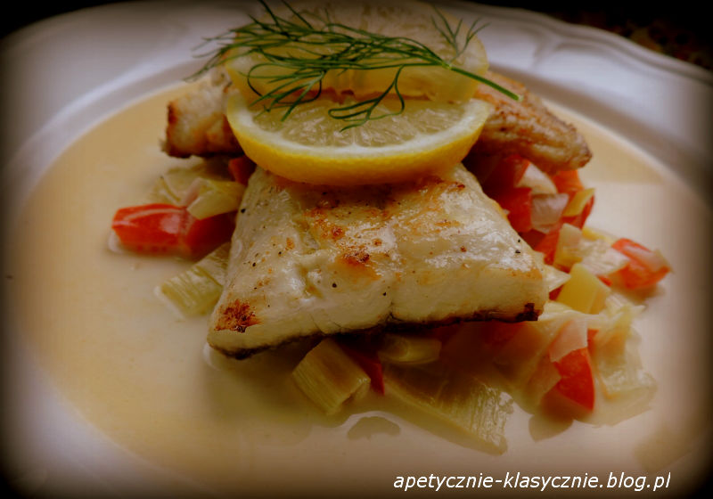 FILETY Z SANDACZA Z DELIKATNYM SOSEM – apetycznie-klasycznie