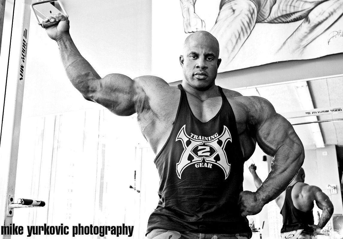 Muscle Lover: IFBB Pro bodybuilder Victor "The Dominican Dominator ...
