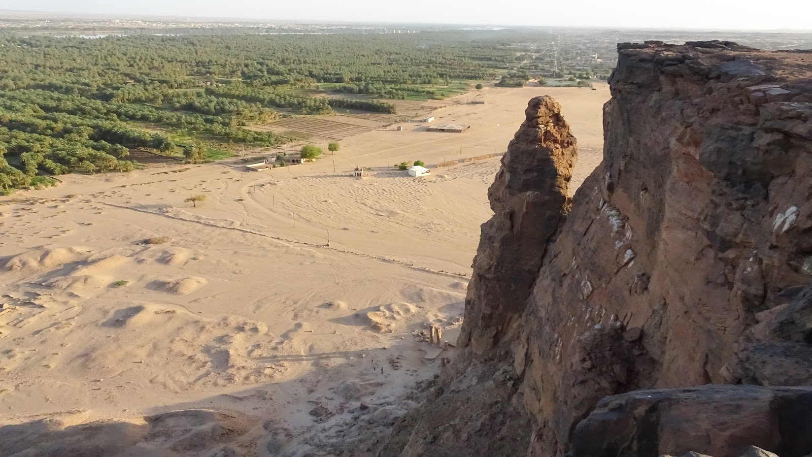 Sudan - Driving through the desert - Sven's Travel Venues