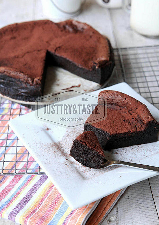 Resep Cake Coklat Retak dengan 4 Bahan (Tanpa Tepung) | Just Try & Taste