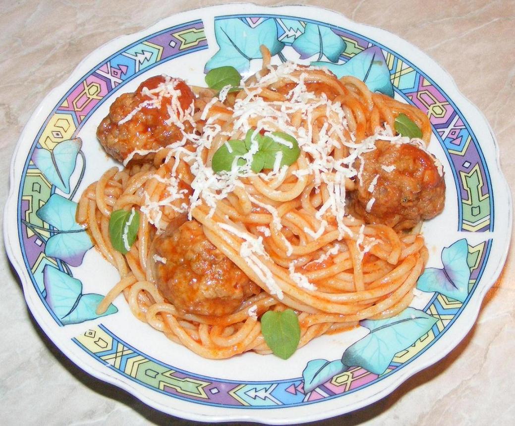 Spaghete cu chiftele | Preparatedevis.ro