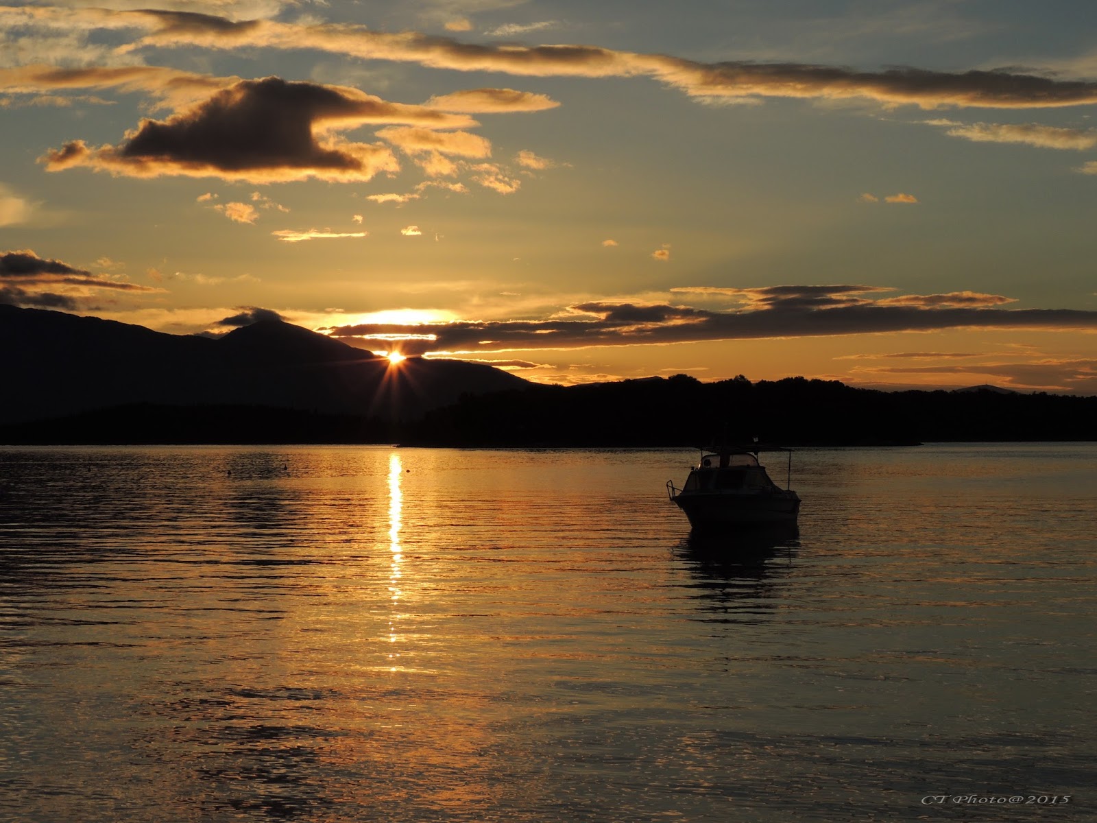 CĂLĂTORII: Răsărit de soare în Nidri - Insula Lefkada