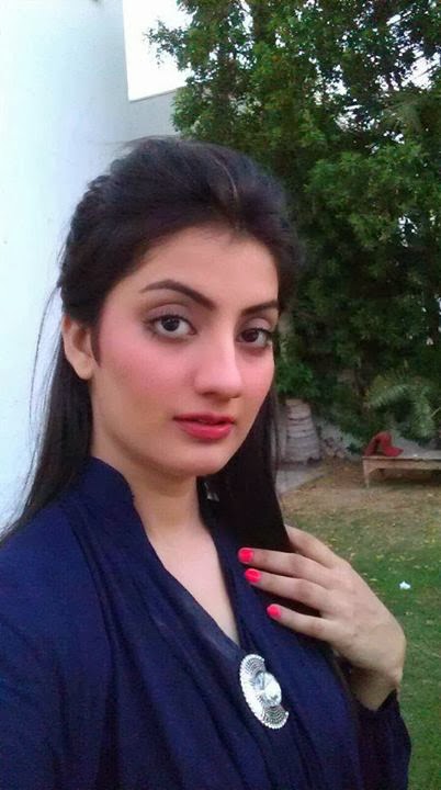 43 Beautiful Uroosa Qureshi Pictures