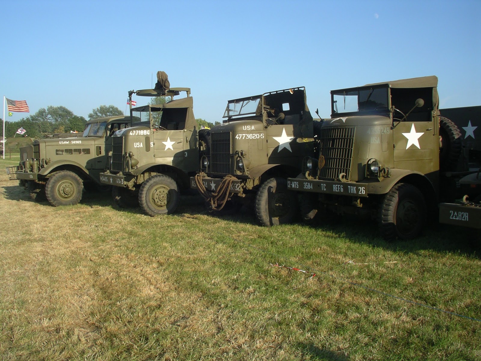 Autocar truck: War and Peace show : suite
