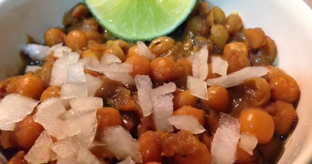 Sarita's Kitchen Blog: Batani (vatana) curry(white dried peas)