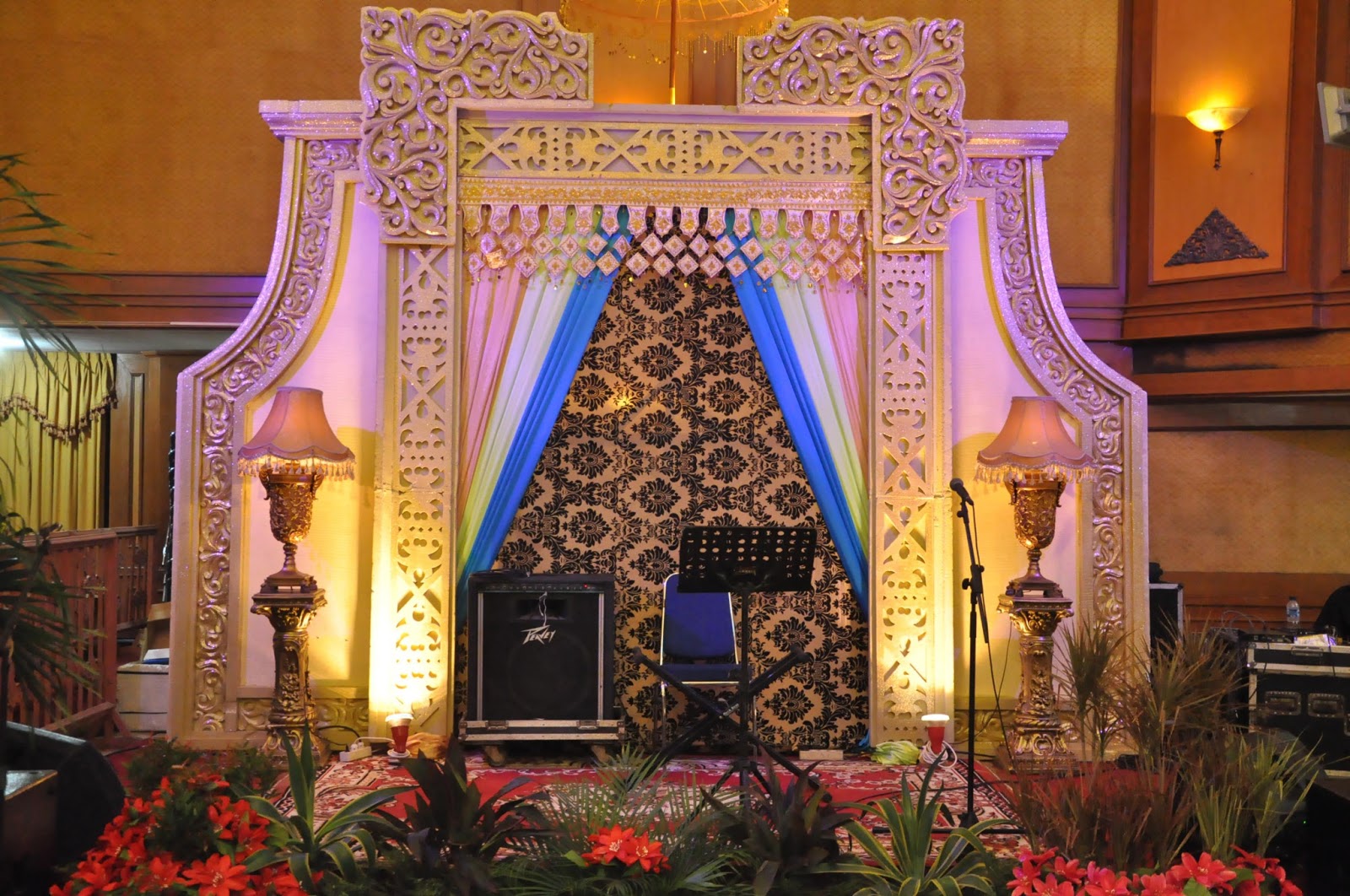 WIFA CATERING & WEDDING CONSULTANT: Dekorasi Panggung Musik