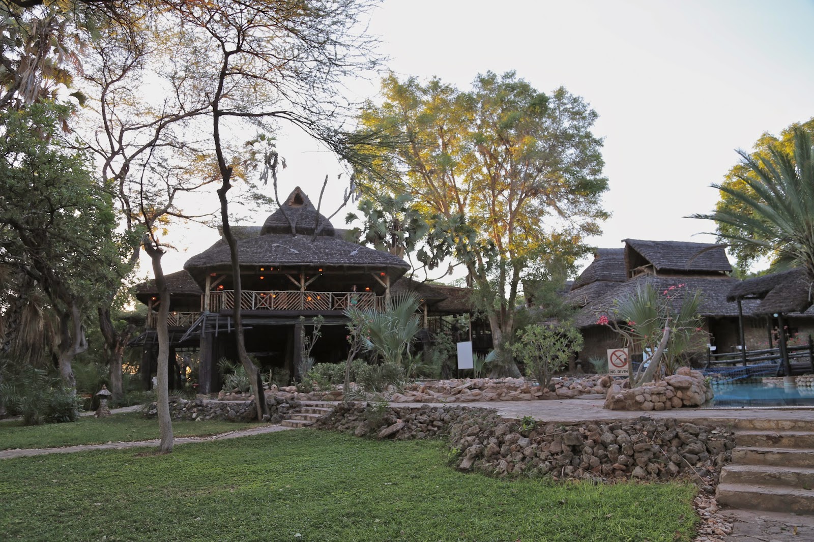 Souvenir Chronicles: AFRICA: SAROVA SHABA GAME LODGE (KENYA)