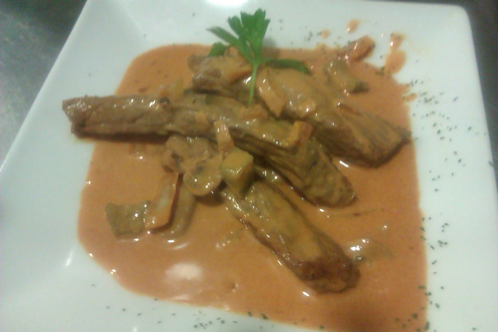 Las Estrébedes: Solomillo Strogonoff