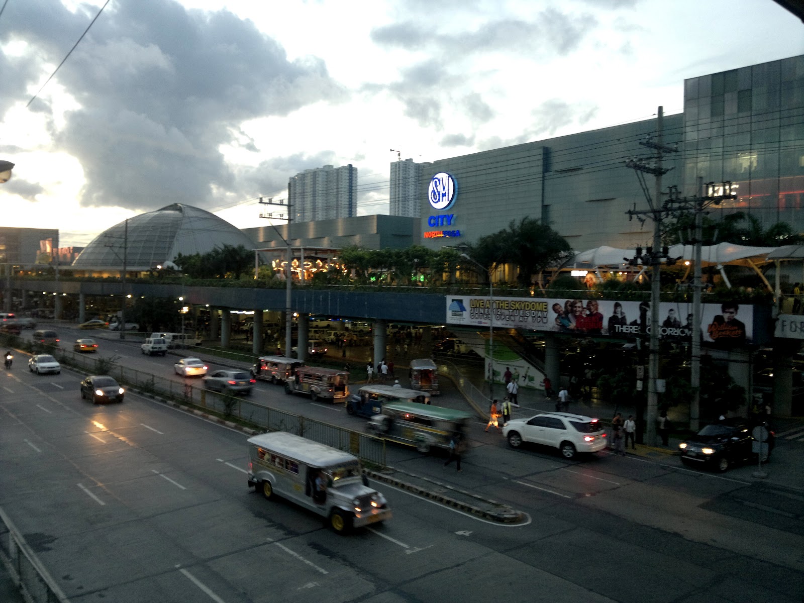 Travel and Places: SM City North Edsa ~ SCRATCH e-PAD!