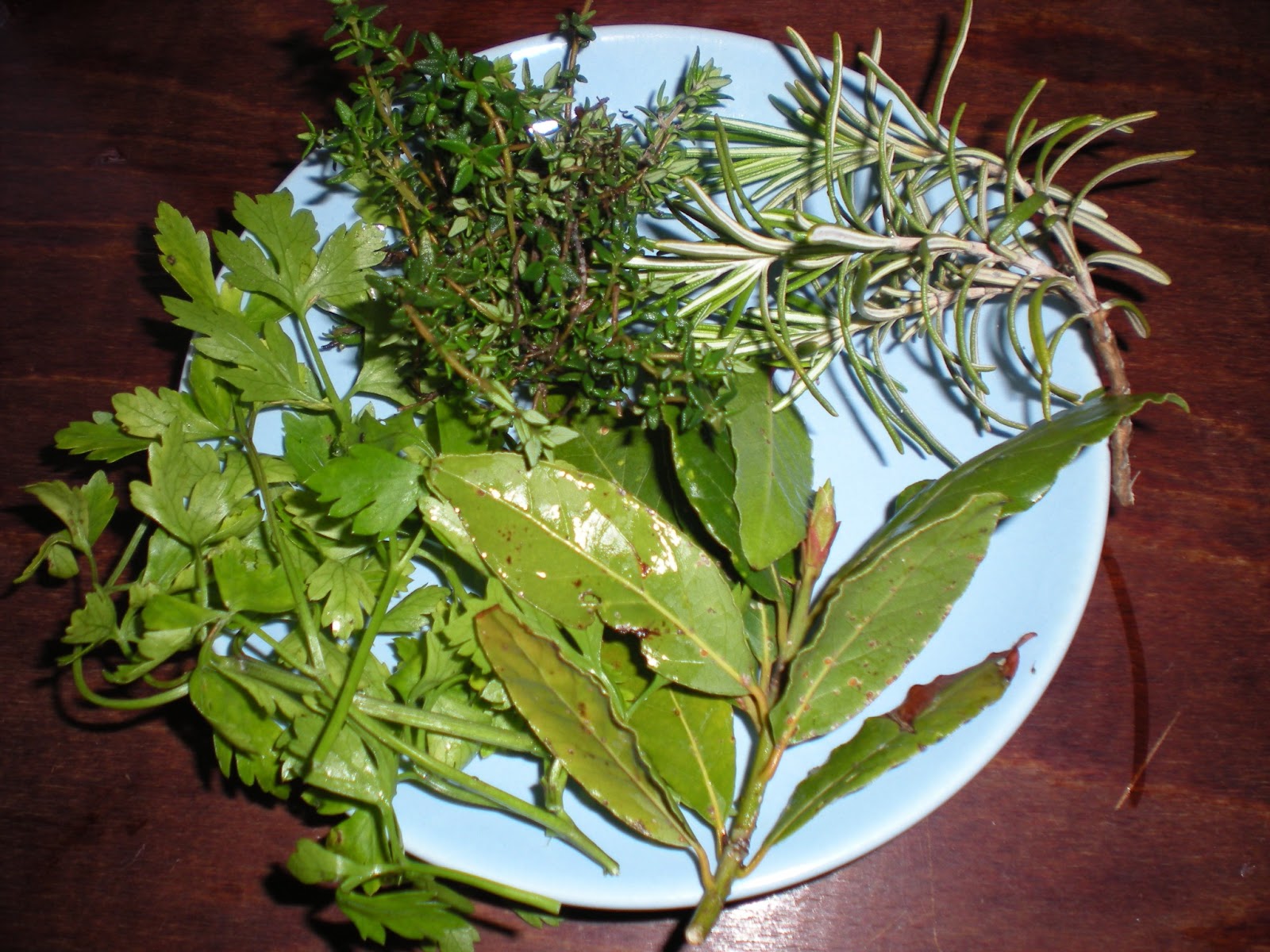 elrincondeatalaya3: Conejo con hierbas aromáticas.